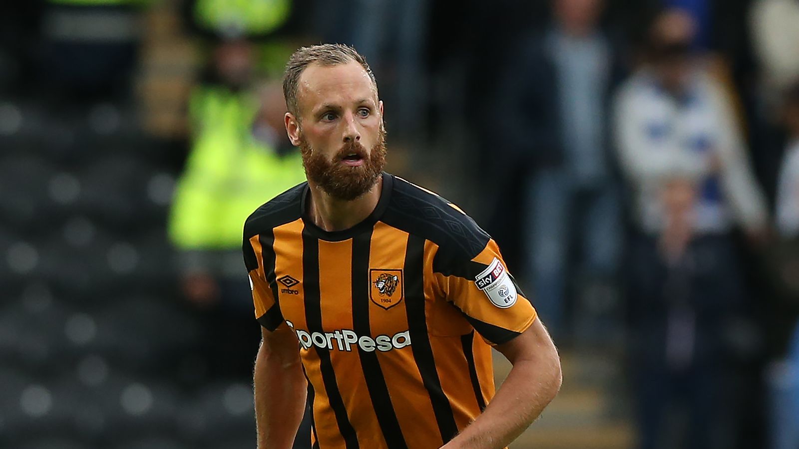 Reading agree deal to sign Hull midfielder David Meyler | Football News ...