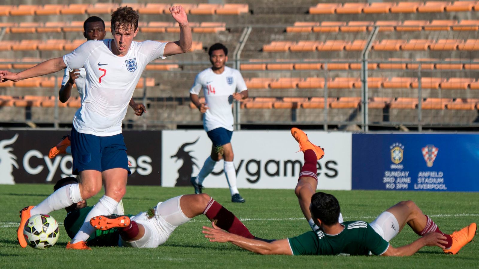 Everton pair Kieran Dowell and Callum Connolly sign new contracts ...