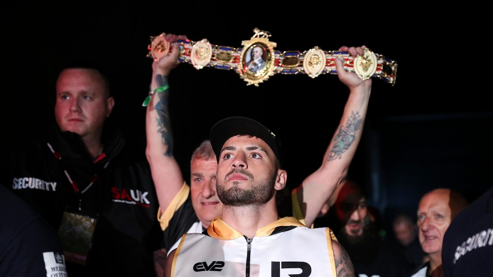 Lewis Ritson welcomes Alan Shearer to walk him into ring for fight ...