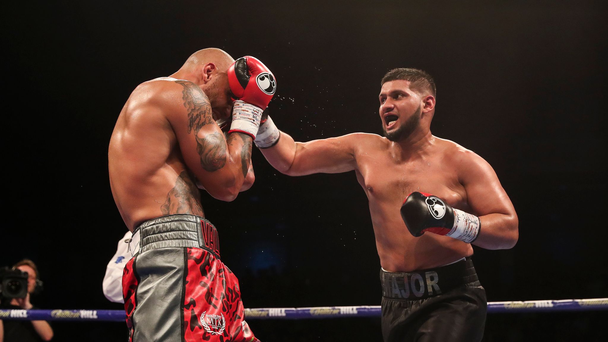 George vs Kelly: Gavin McDonnell grinds out decision win over Stuart ...