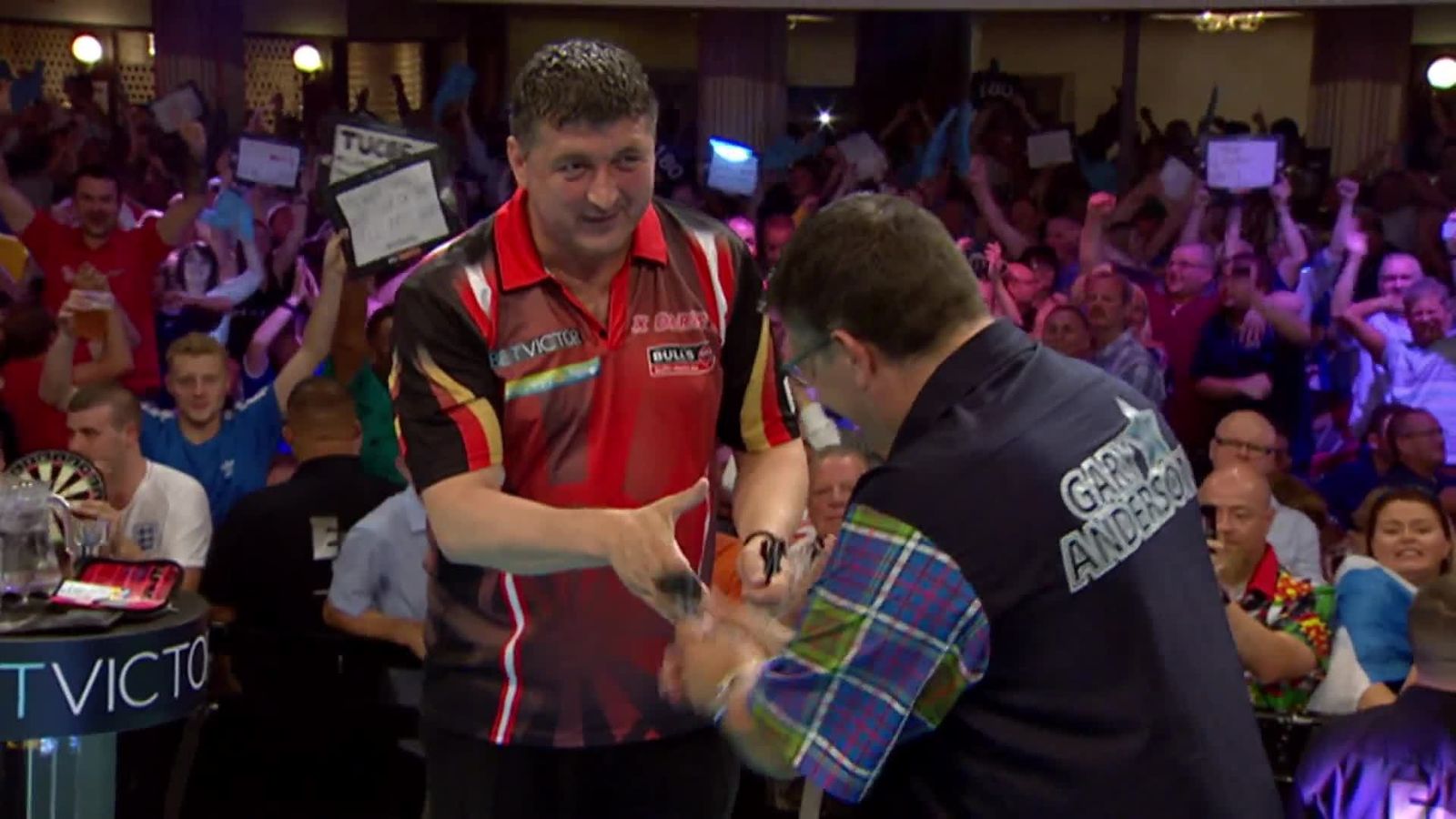 Anderson winning dart | Darts News | Sky Sports