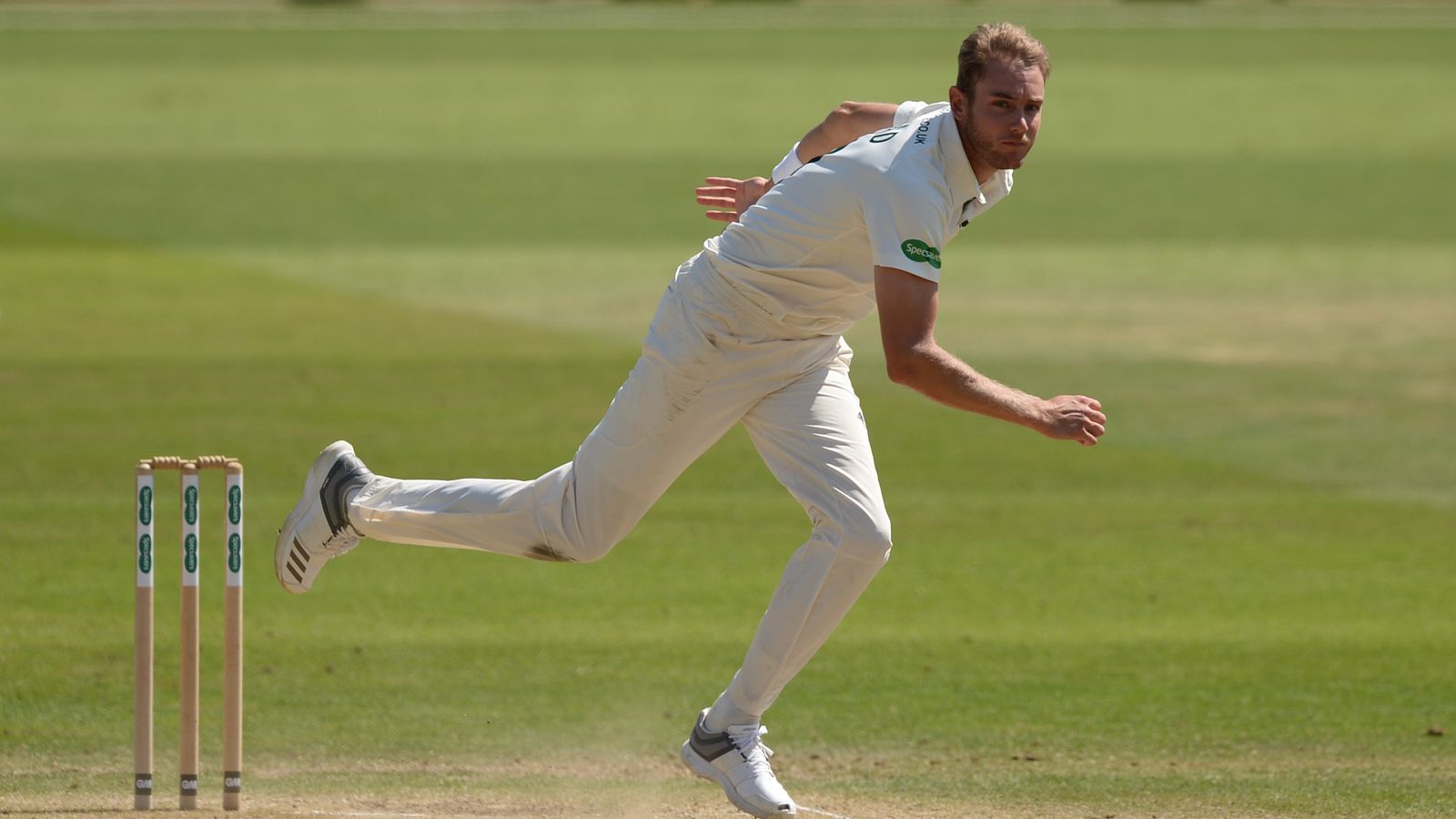 Stuart Broad aiming to return from ankle injury later this month ...
