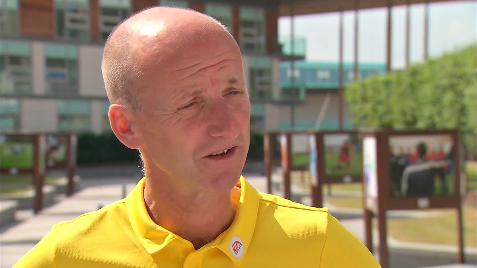 Head of Premier League referees Mike Riley explains how handheld ...
