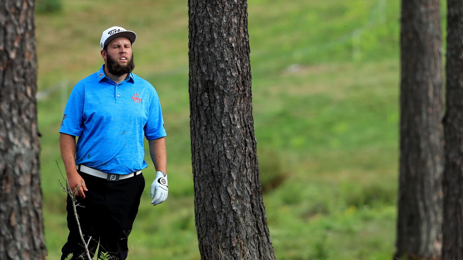 Beef Johnston delights fans in Sweden with mid-round trouser change ...