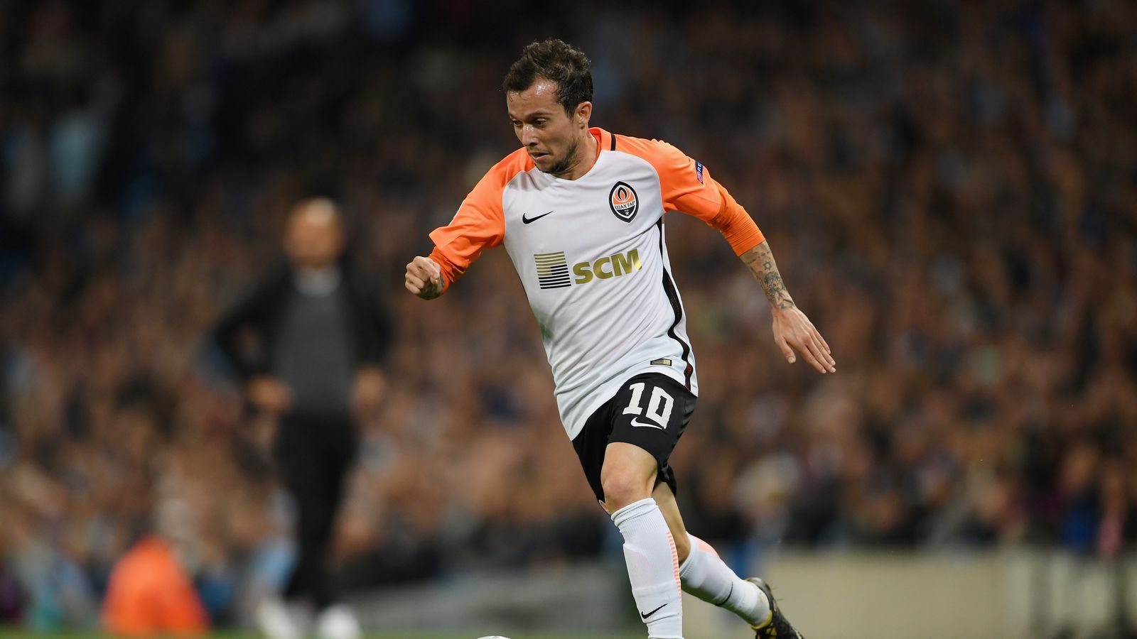 Everton seal deal for Brazilian international Bernard | Football News ...
