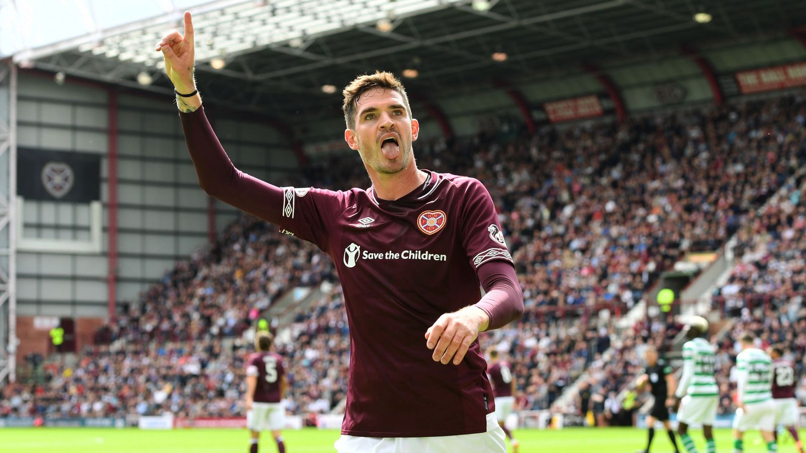 Kyle Lafferty undergoing Rangers medical after fee agreed with Hearts ...