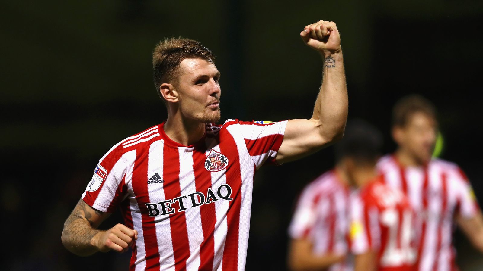Max Power joins Sunderland on permanent deal until 2021 | Football News ...
