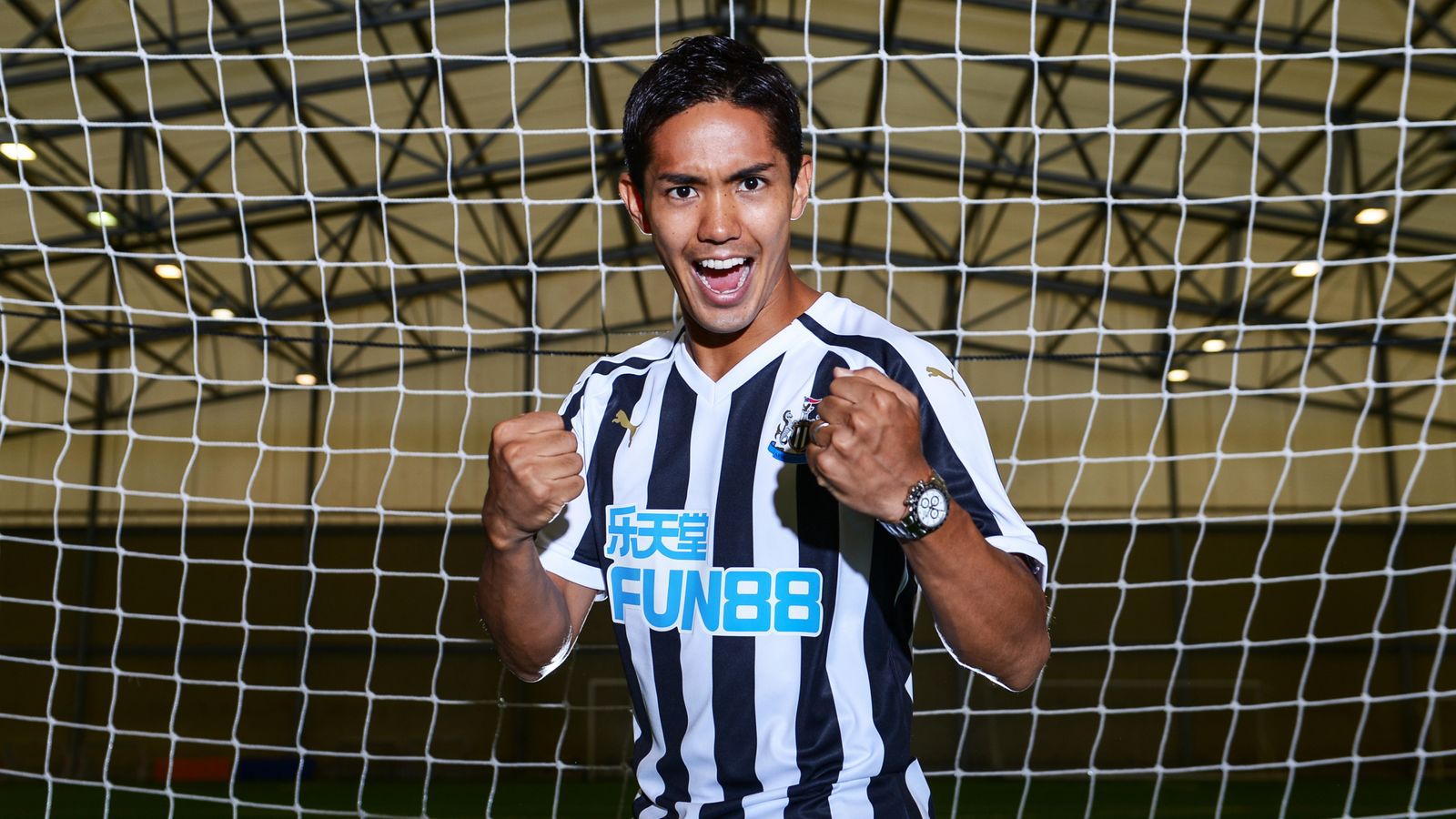 Yoshinori Muto signs for Newcastle after work permit granted | Football ...
