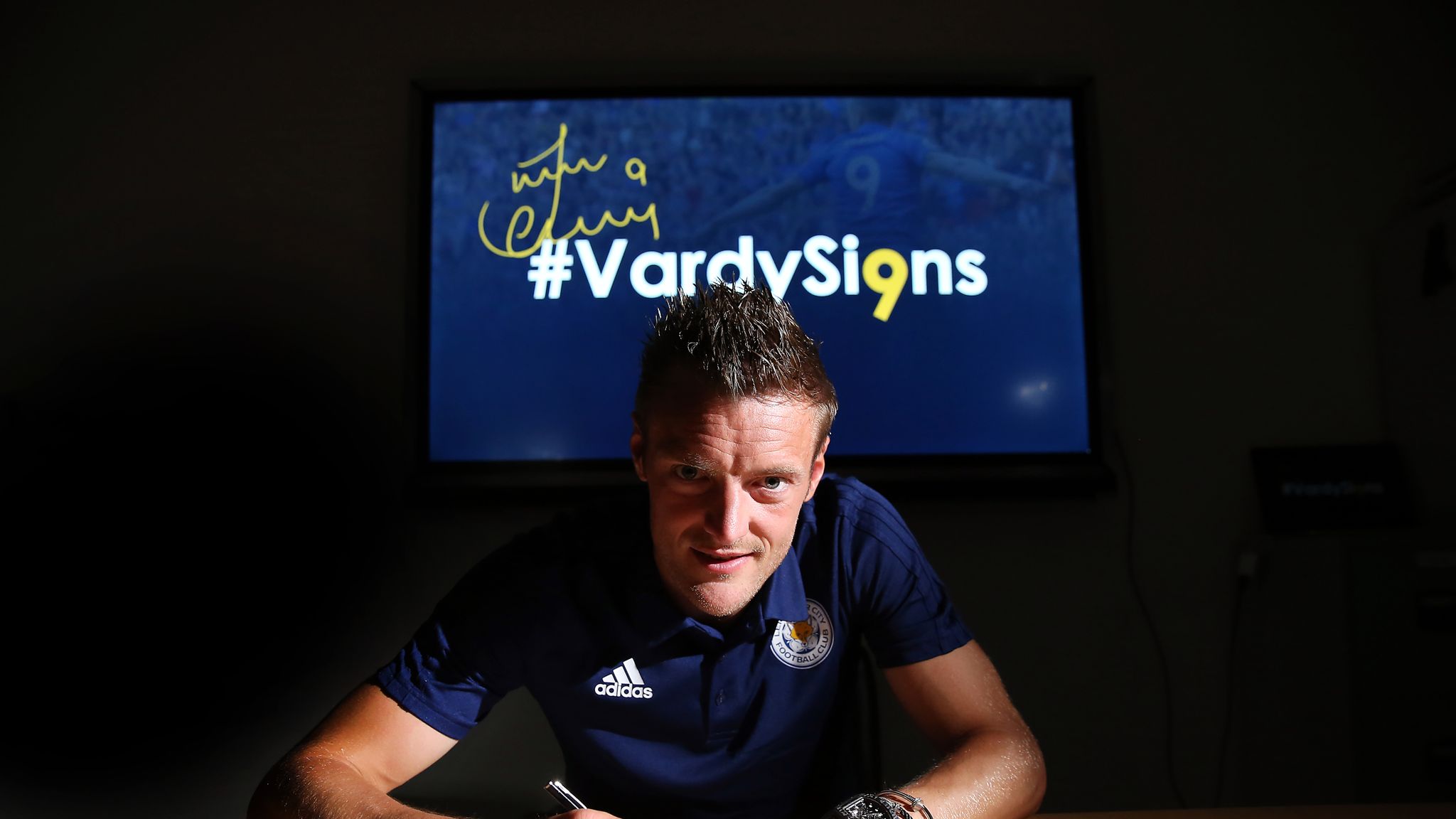 England forward Jamie Vardy signs new deal with Leicester City ...