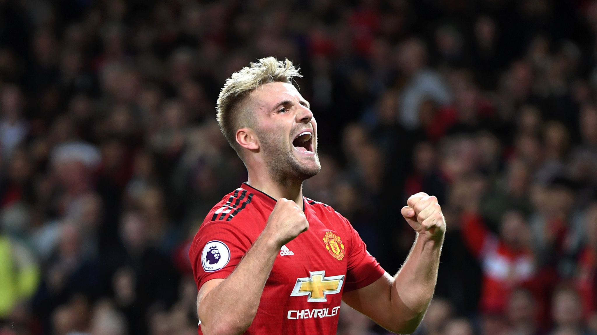 Luke Shaw 'very close' to agreeing new Manchester United contract ...