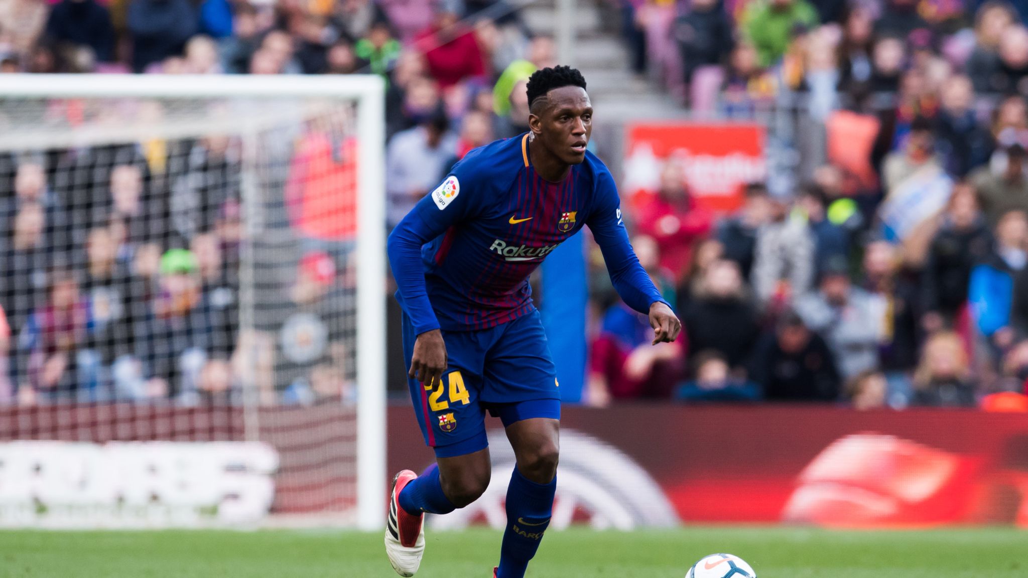 Everton still in contact over deal to sign Barcelona's Yerry Mina ...