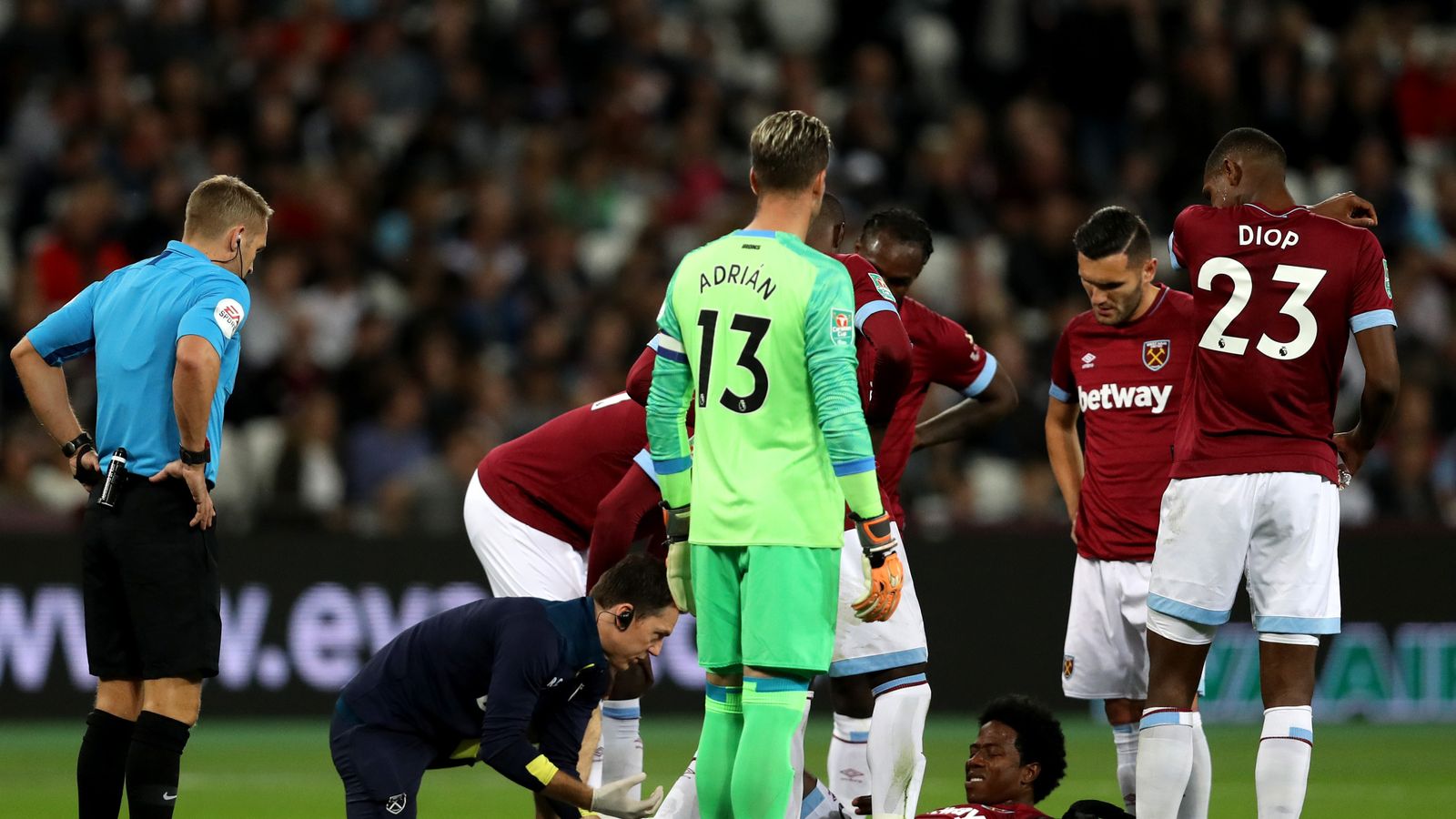 West Ham's Carlos Sanchez facing spell out with knee injury | Football ...