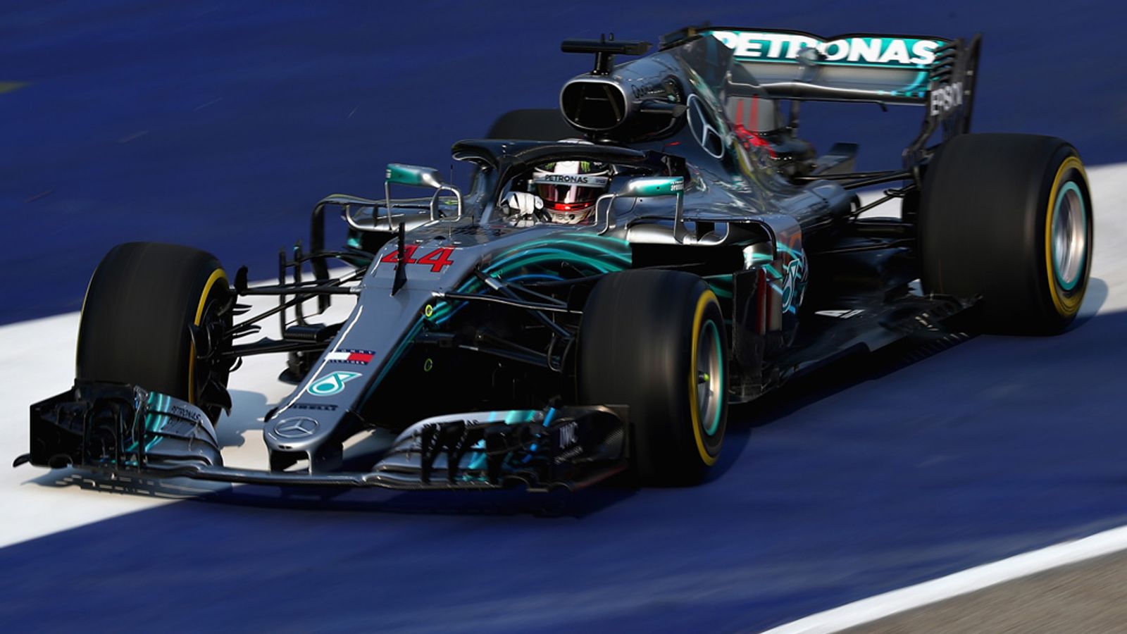 Singapore GP: Lewis Hamilton close to Ferrari in Friday practice | F1 News