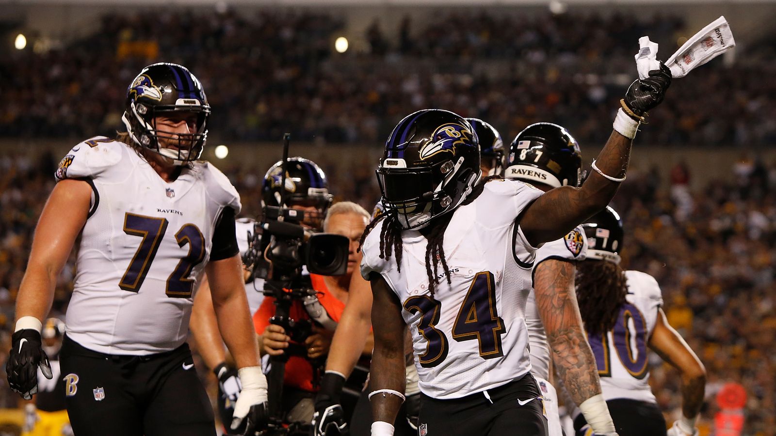 Baltimore Ravens left guard Alex Lewis released from hospital after ...