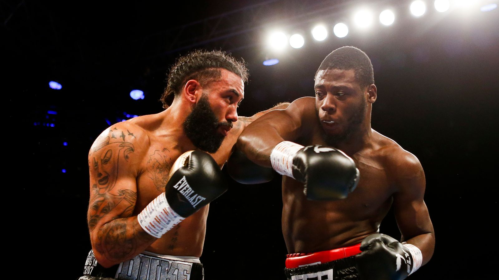 Chamberlain's furious finish! | Boxing News | Sky Sports