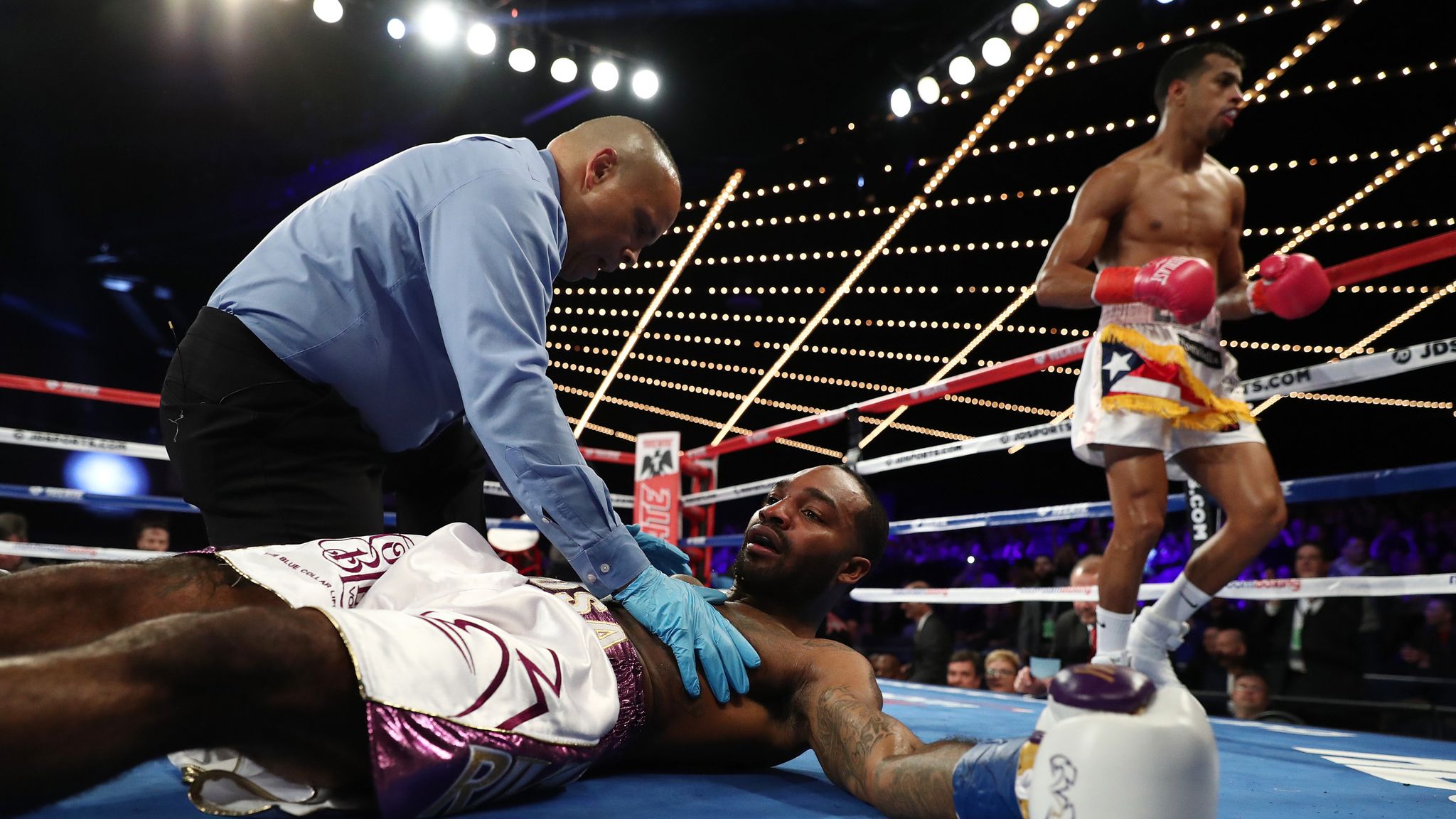 Alberto Machado KO's Yuandale Evans in opening round at Madison Square ...