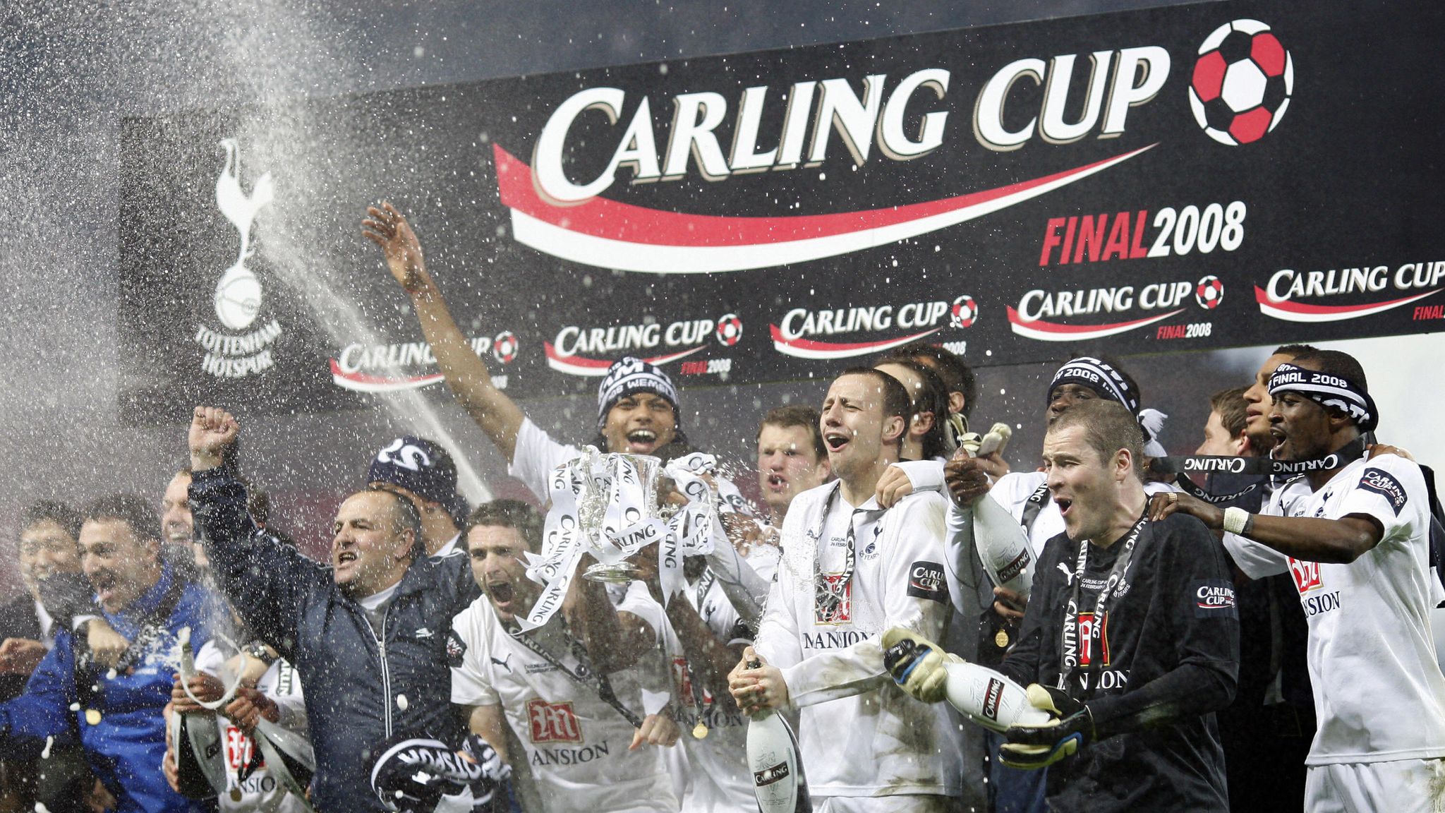 Jermain Defoe finally gets 2008 League Cup medal | Football News | Sky ...