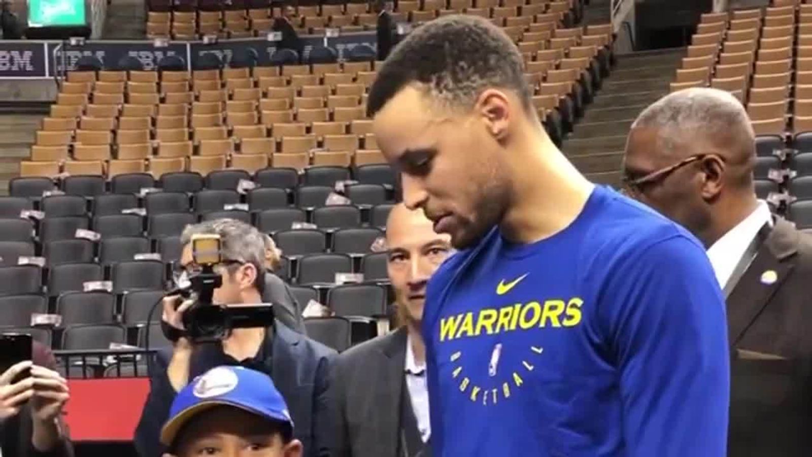 Curry meets young fan | NBA News | Sky Sports