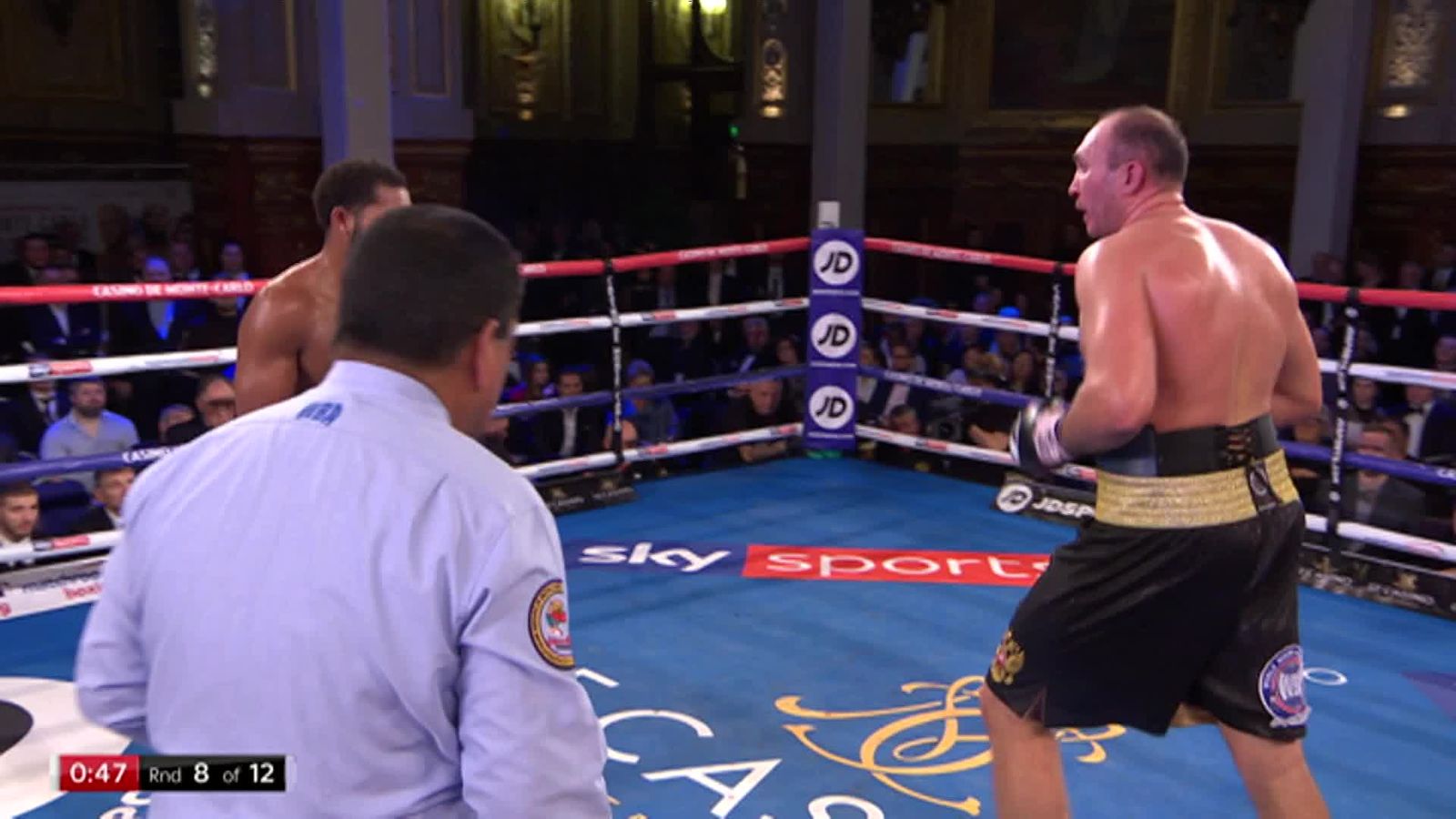 Hunter chops down Ustinov! | Boxing News | Sky Sports