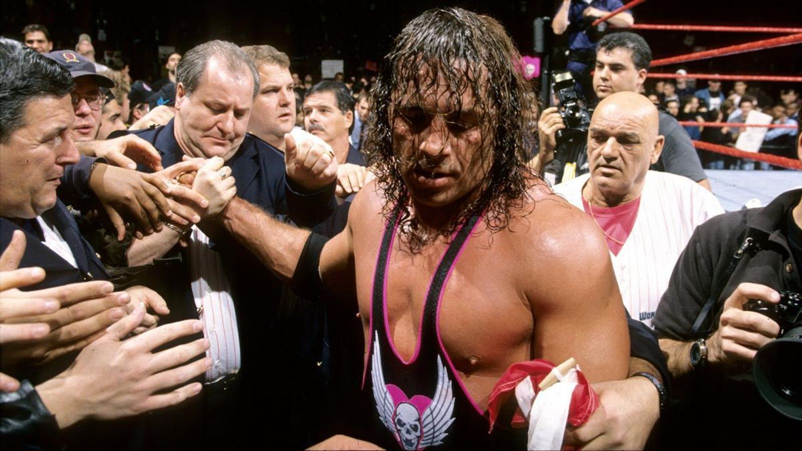 Bret Hart attacked at WWE Hall of Fame during induction speech ...