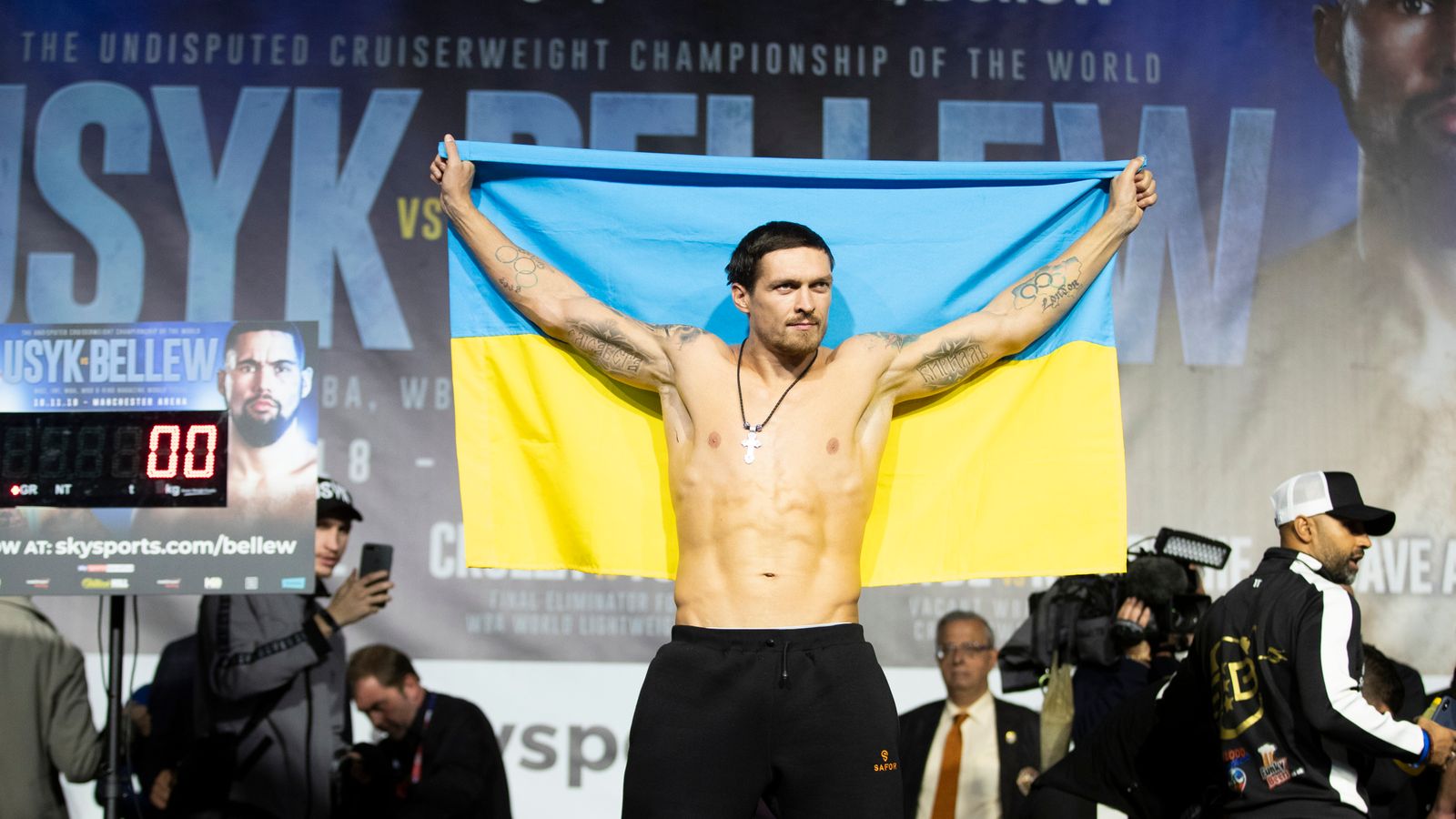 Oleksandr Usyk will make his heavyweight debut against Tyrone Spong in ...