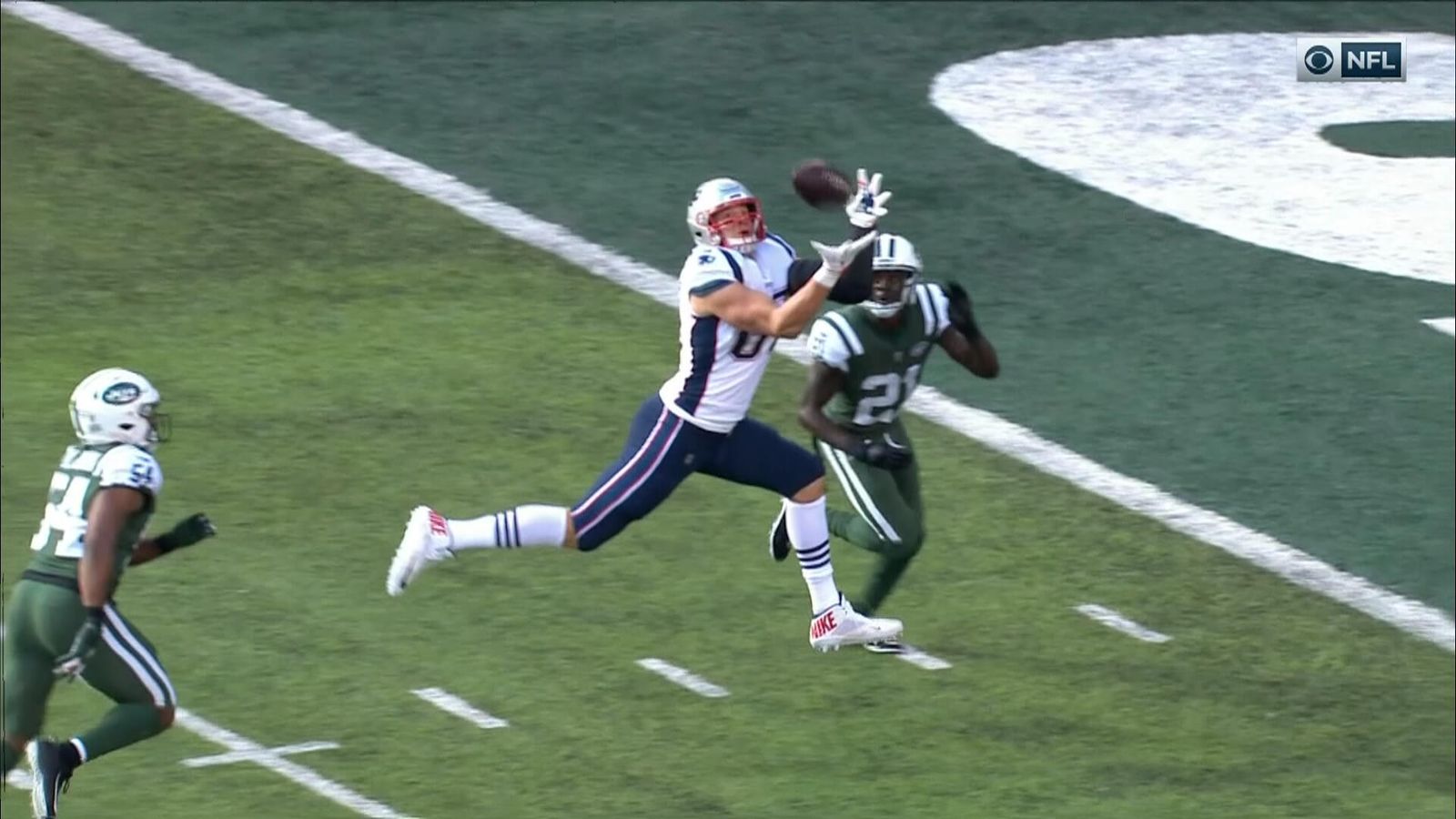 WATCH: Rob Gronkowski hauled in a stunning catch for a TD on his New ...