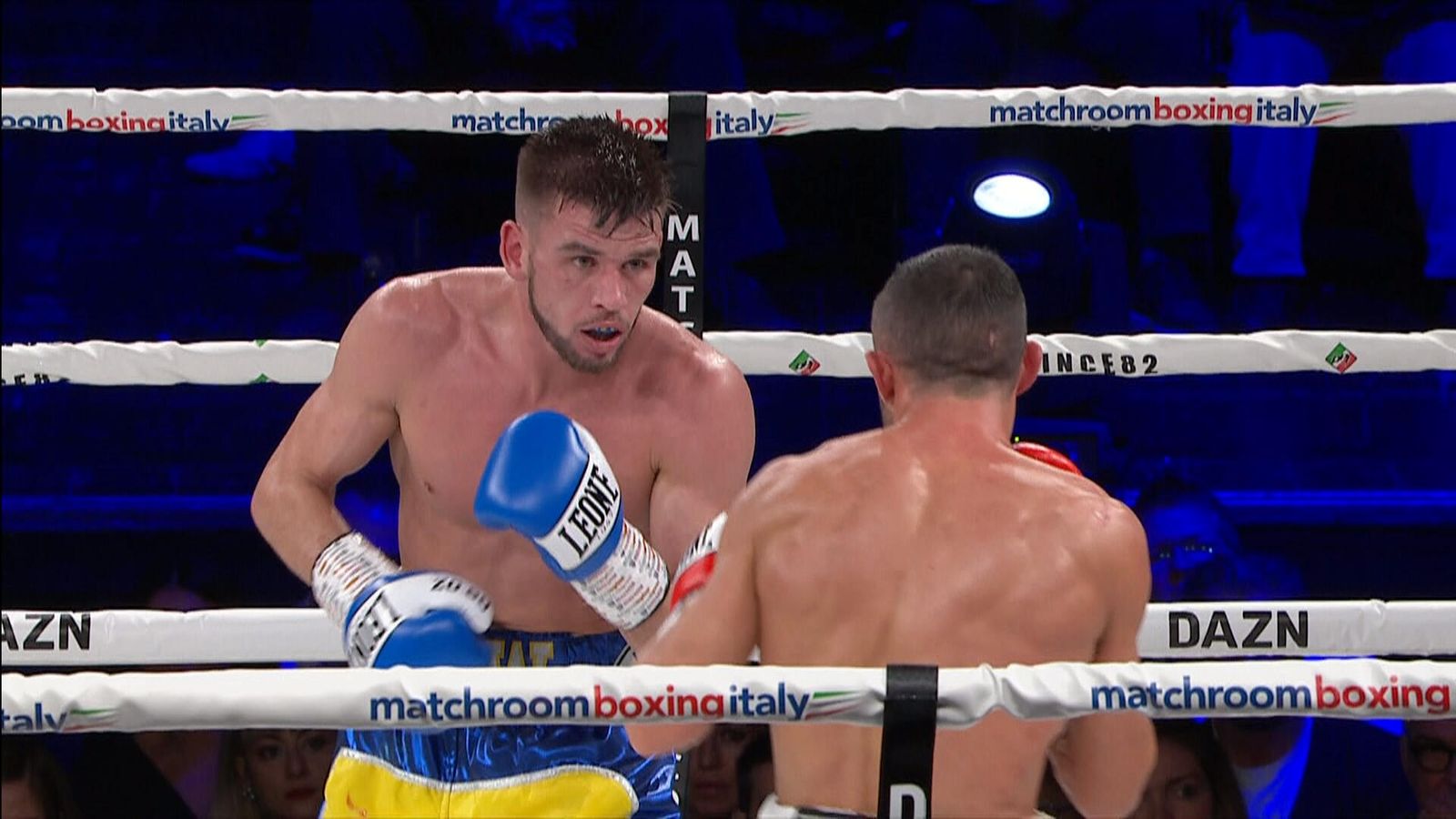 Martin J Ward edges out Devis Boschiero in Florence | Boxing News | Sky ...