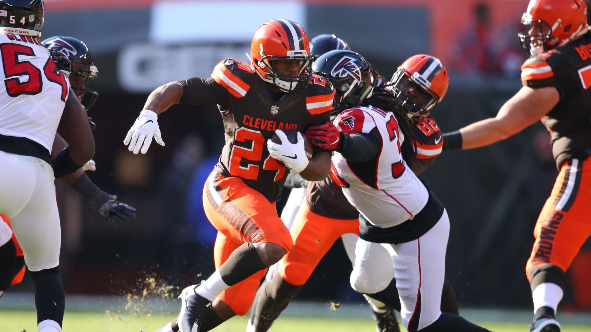 NFL Team of Week 10 featuring Nick Chubb, Ben Roethlisberger and ...