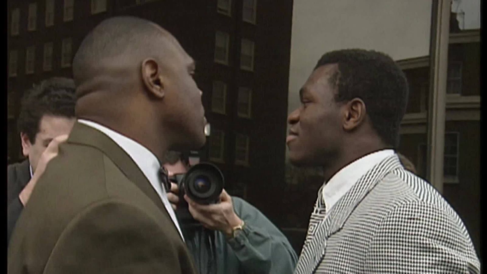 Hide and Bentt scuffle at press-conference | Boxing News | Sky Sports