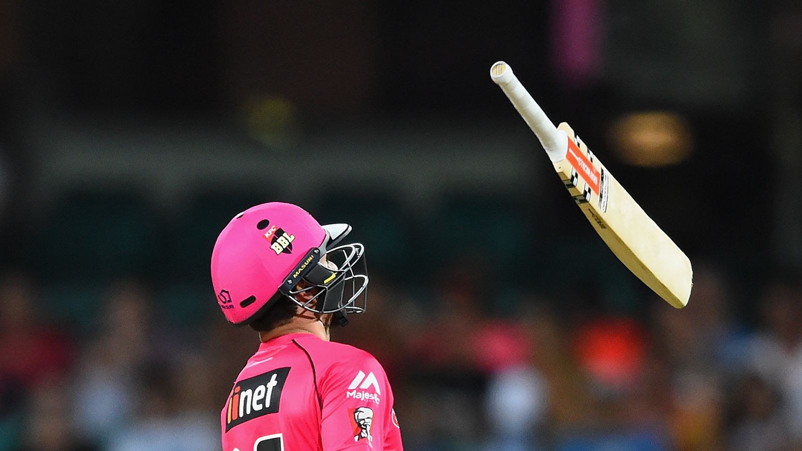 Bat flip to replace coin toss in this winter's Big Bash in Australia ...