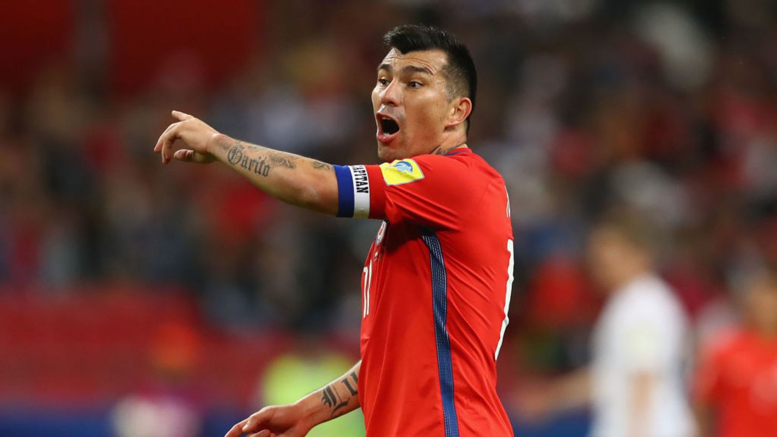 West Ham want Besiktas defender Gary Medel | Football News | Sky Sports