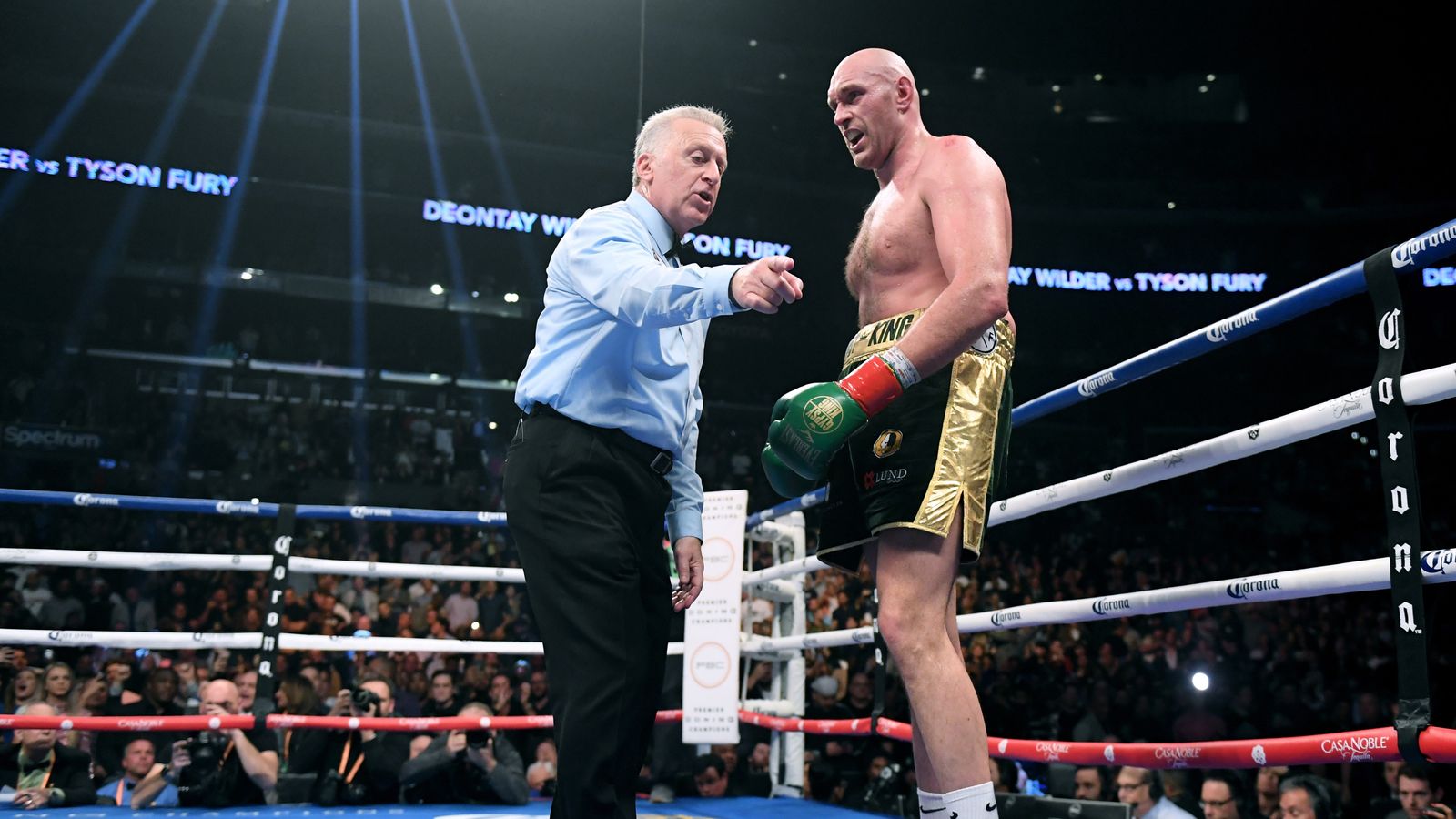 Tyson Fury signs co-promotional deal with Top Rank | Boxing News | Sky ...