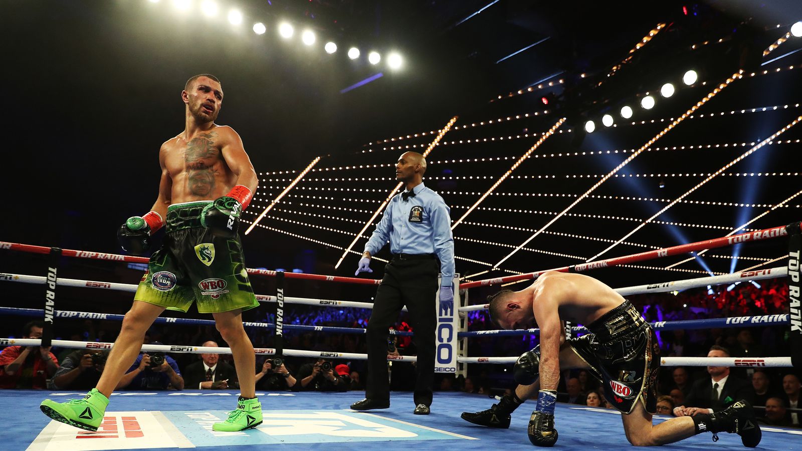 Vasyl Lomachenko beats Jose Pedraza to unify lightweight belts | Boxing ...
