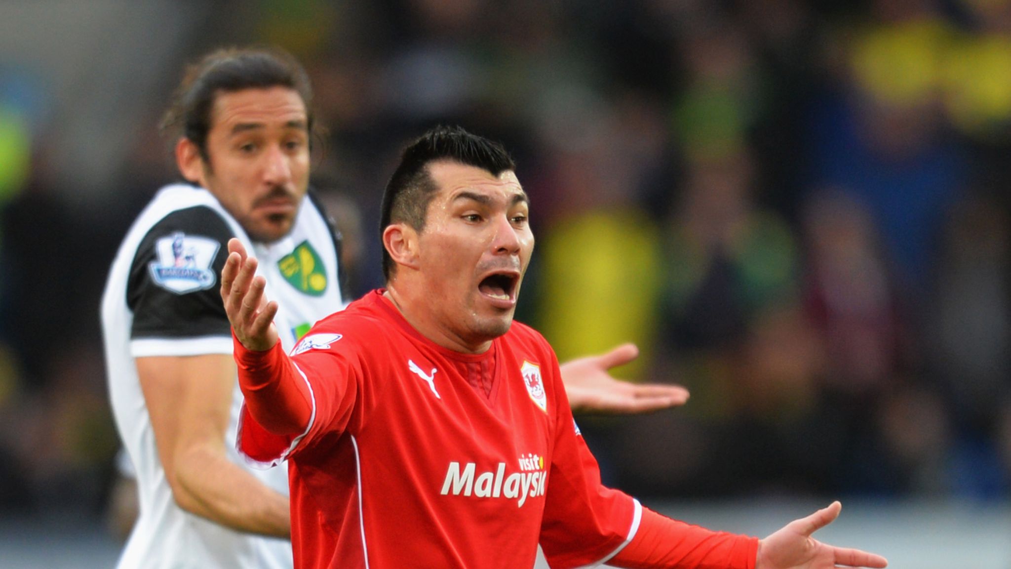 West Ham want Besiktas defender Gary Medel | Football News | Sky Sports
