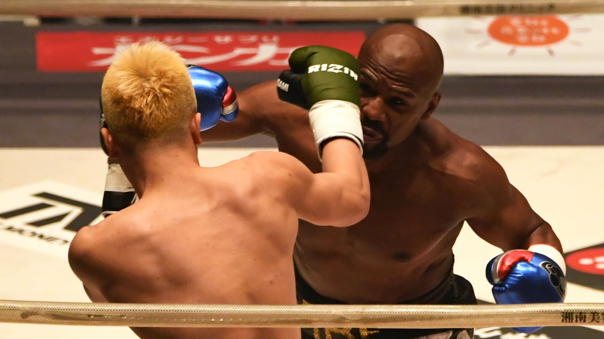 Floyd Mayweather knocks down Japanese kickboxer Tenshin Nasukawa three ...