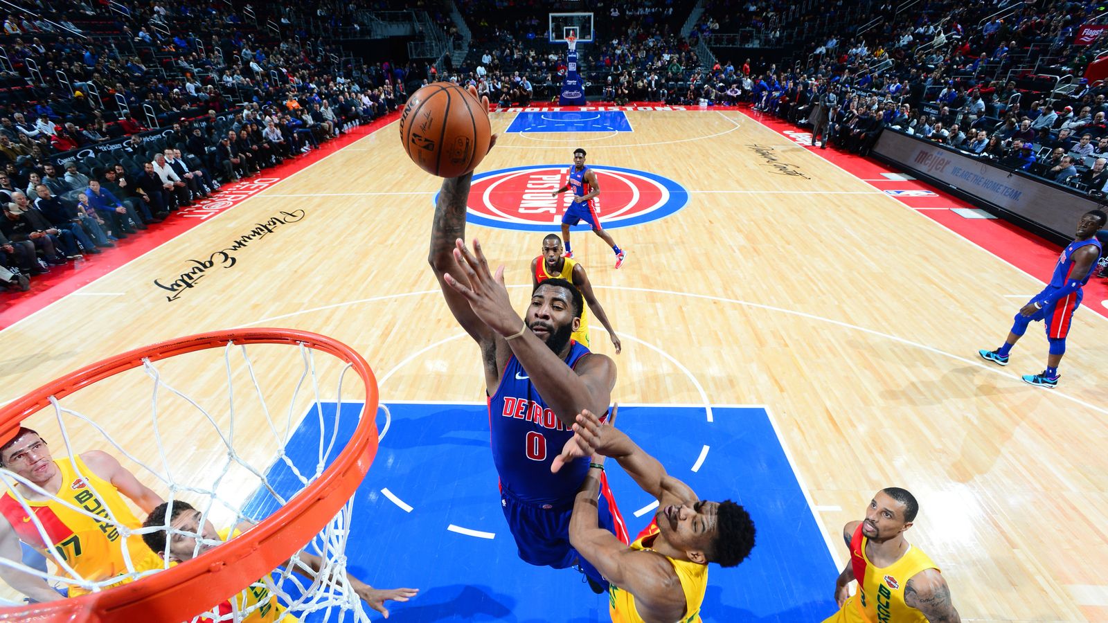 Brandon Ingram delights LeBron James with monster dunk on Corey Brewer ...