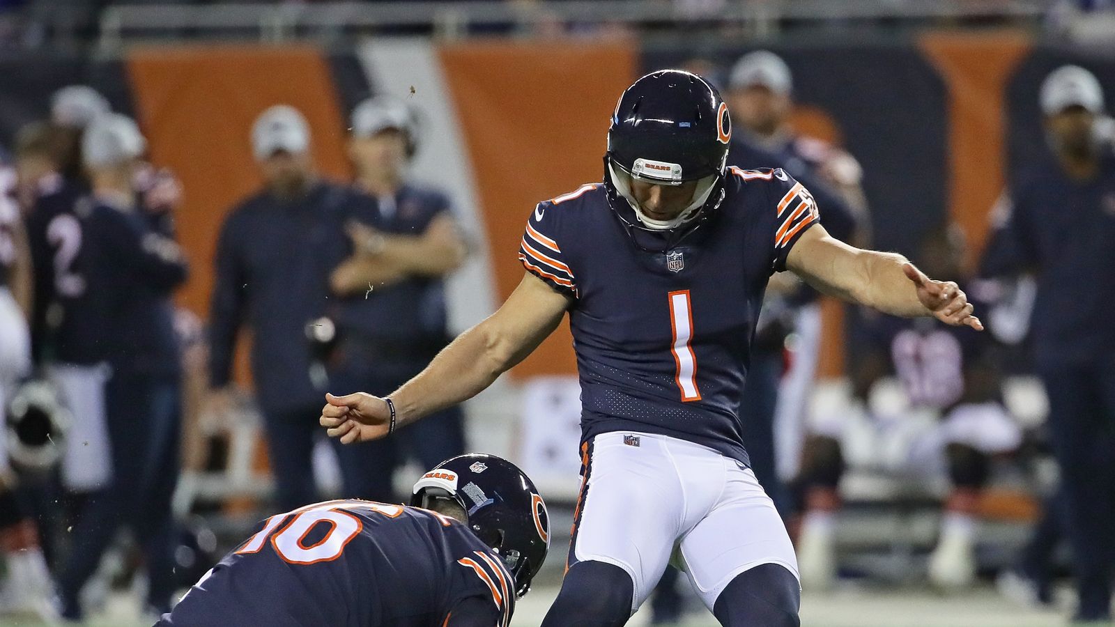 WATCH: Cody Parkey misses game-winning field goal attempt for Chicago ...