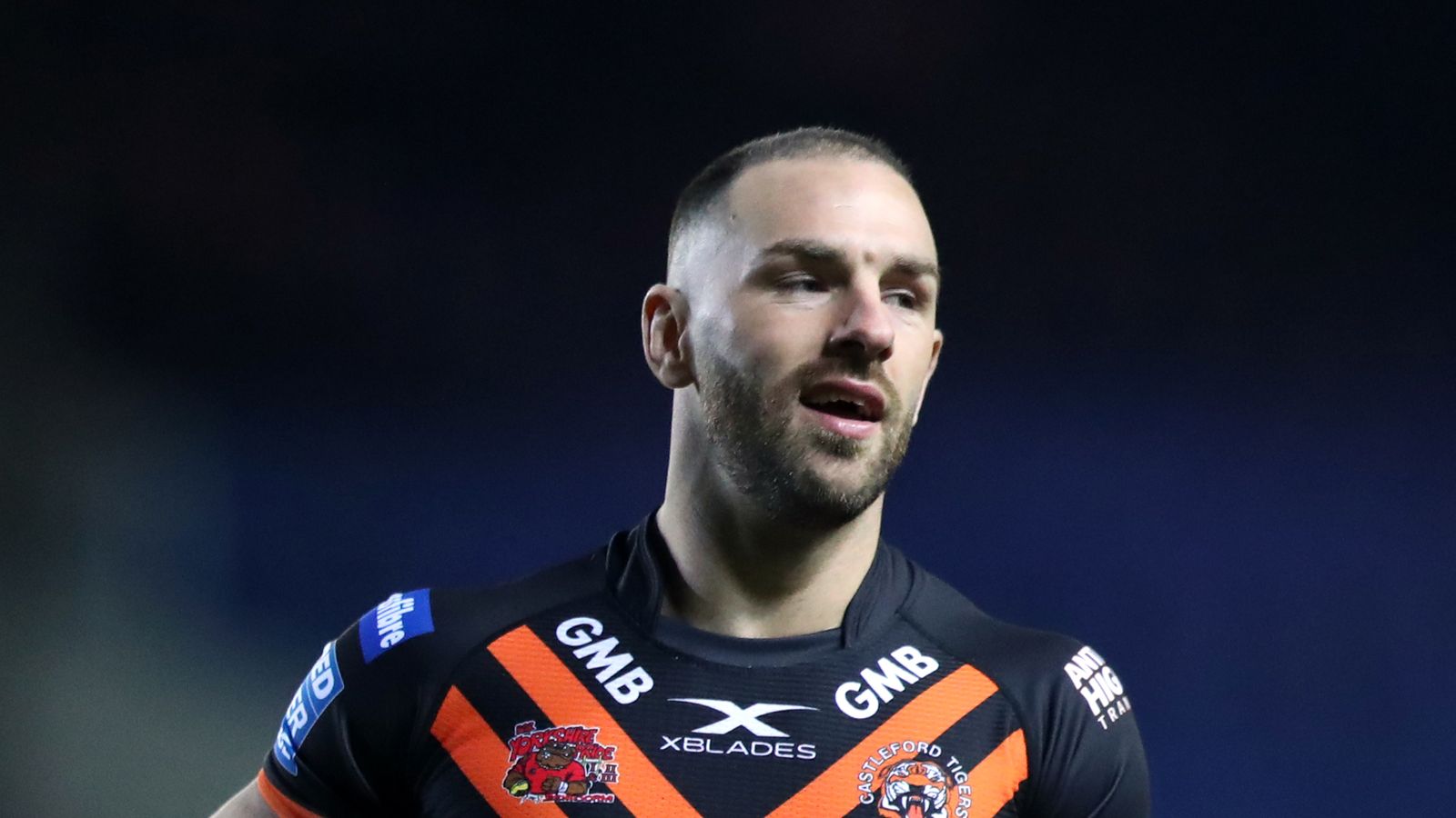 Leeds Rhinos sign Luke Gale from Castleford on three-year deal | Rugby ...