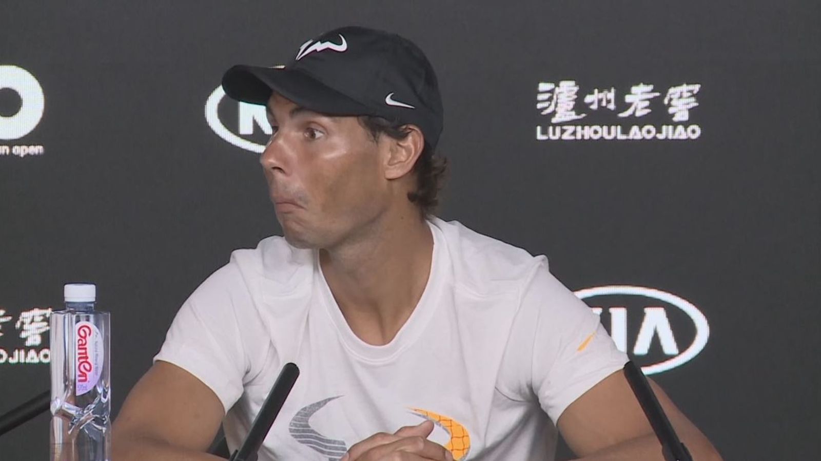 Rafael Nadal wakes up sleeping journalist in Australian Open press ...