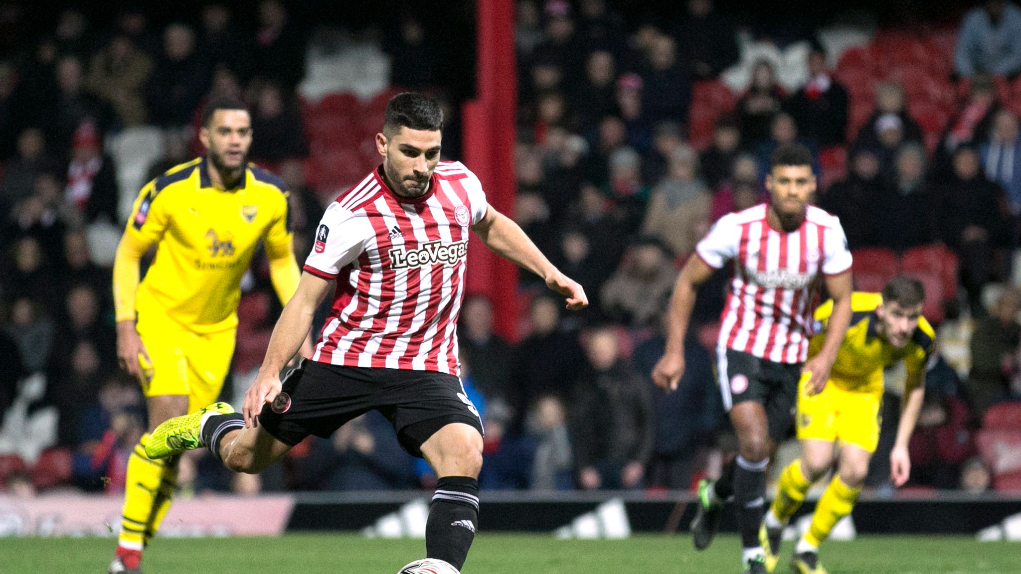 Brentford 1-0 Oxford: Neal Maupay on target | Football News | Sky Sports Brentford 1-0 Oxford: Neal Maupay on target | Football News | Sky Sports