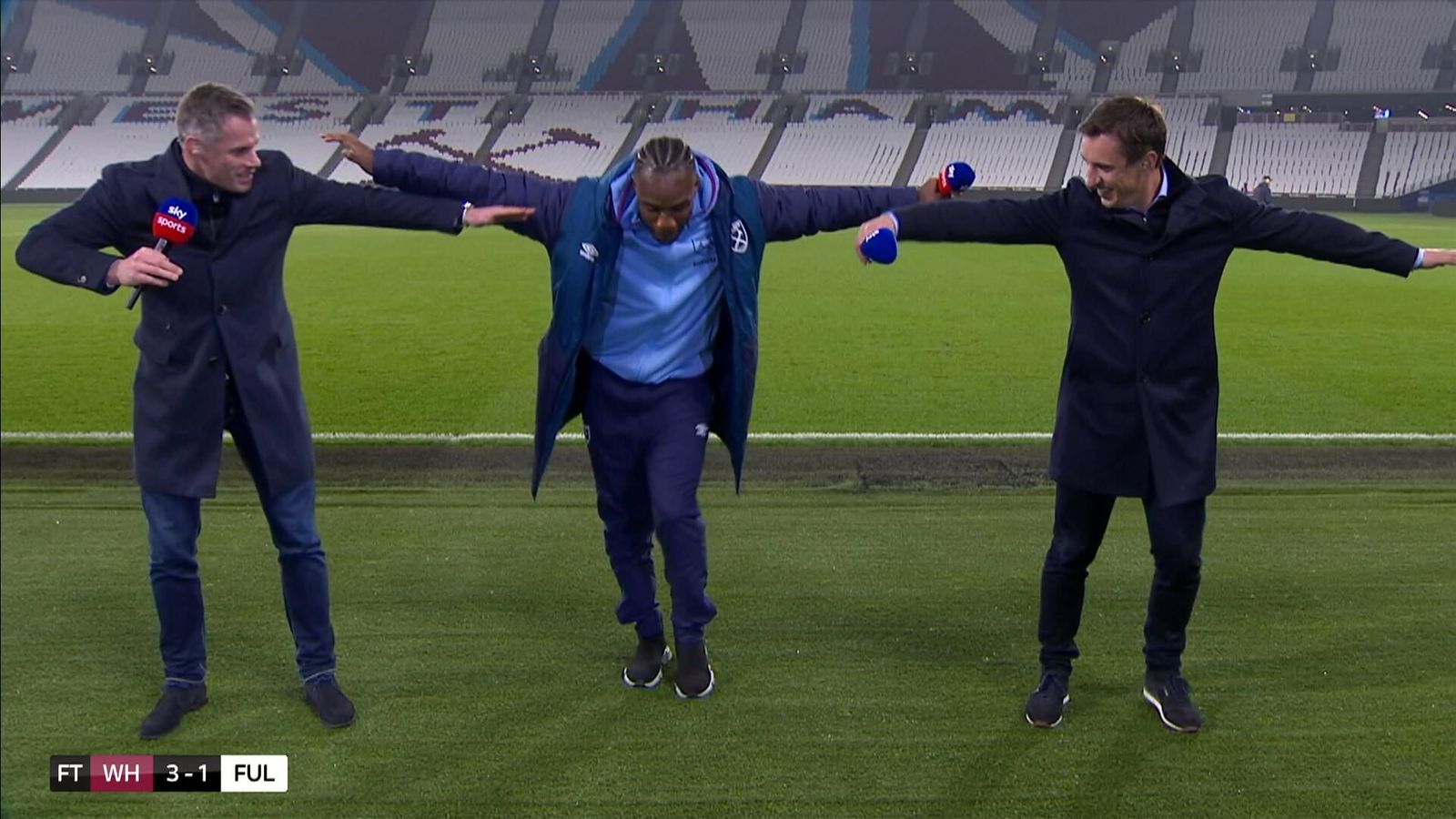 Nev and Carra's Ali G dance | Football News | Sky Sports
