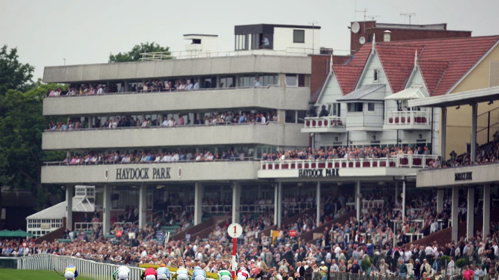 Racecourse Association condemn brawl at Haydock | Racing News | Sky Sports