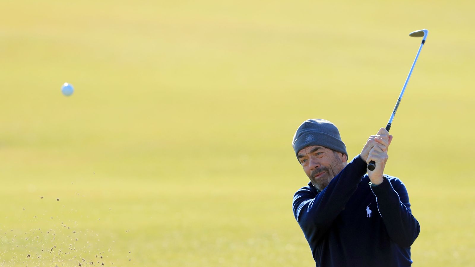 Huey Lewis upstages the pros! | Golf News | Sky Sports