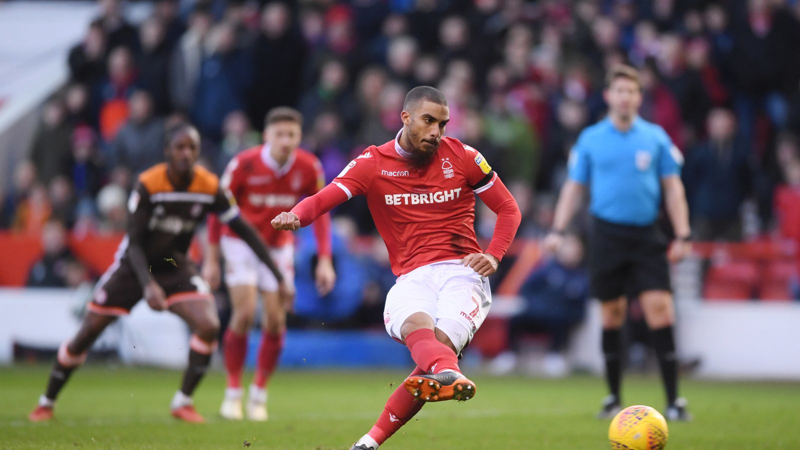Nottingham Forest 2-1 Brentford: Lewis Grabban and Molla Wague fire ...
