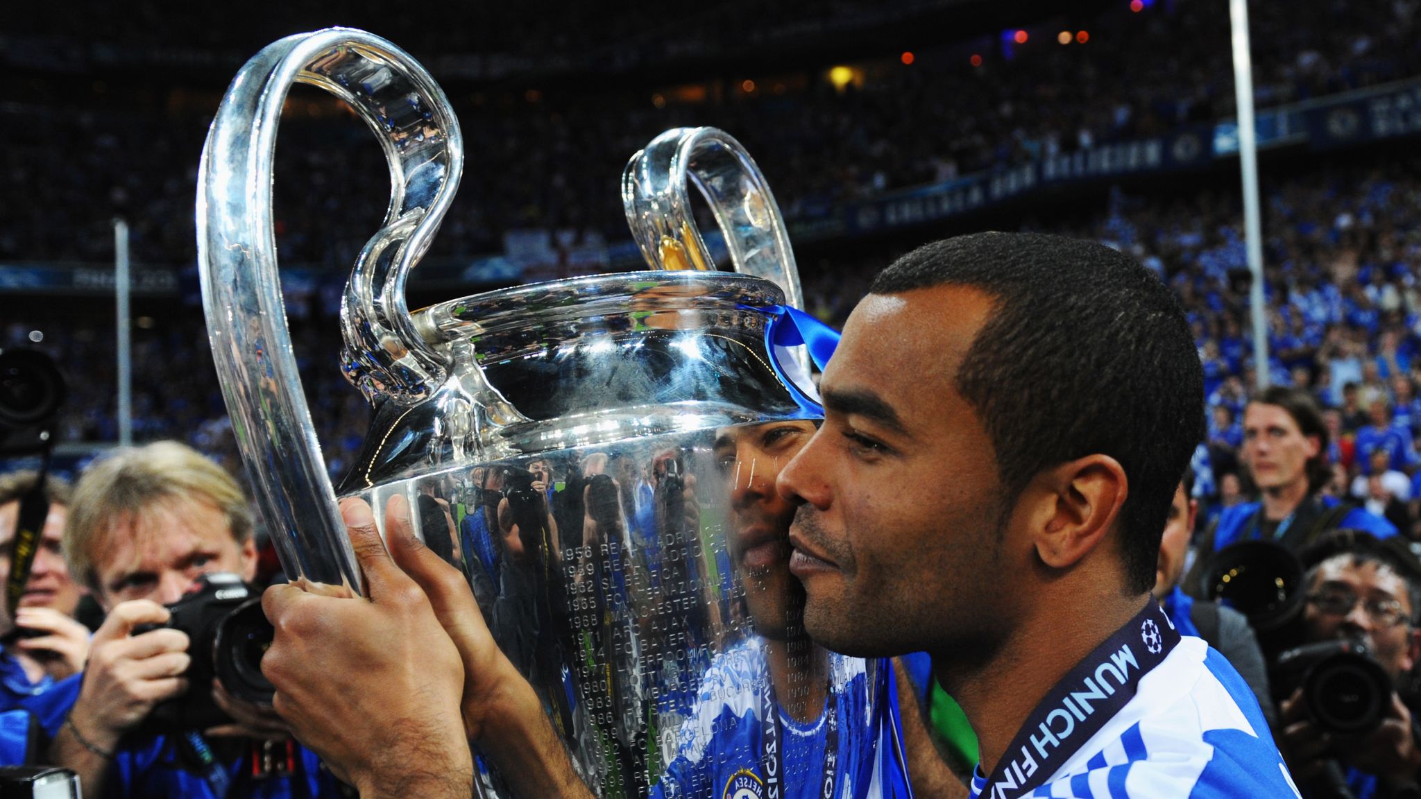 Ashley Cole says Arsenal fans' backlash over his Chelsea move still ...