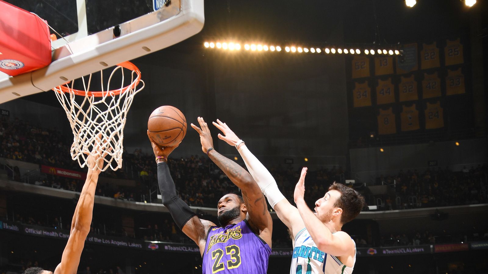 LeBron James throws down emphatic dunk in Los Angeles Lakers win over ...