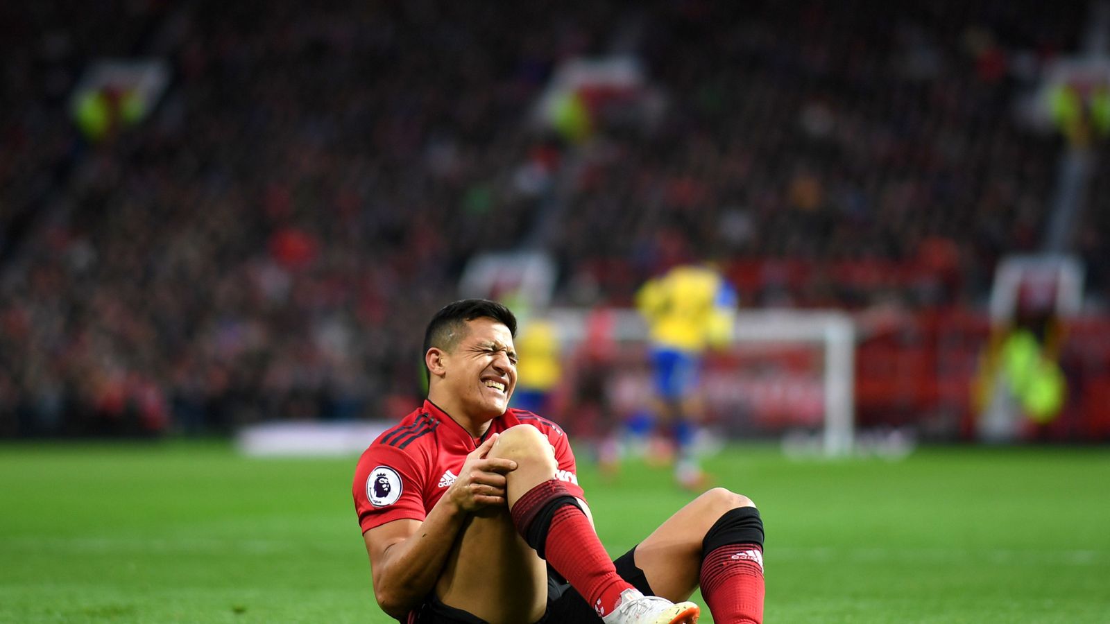 Alexis Sanchez set for Manchester United injury return vs Barcelona ...