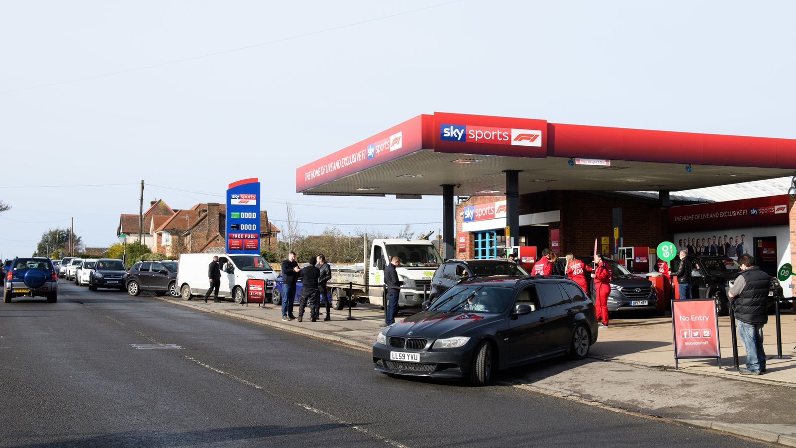 Formula 1 2019: Sky Sports F1 takes over petrol garage! | F1 News | Sky ...