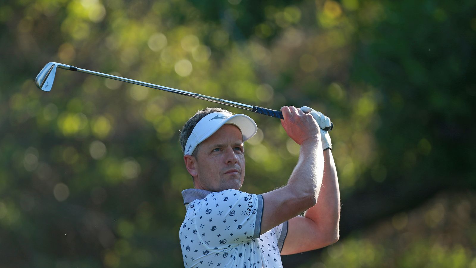Luke Donald and Russell Knox, aided by an albatross, off to great ...