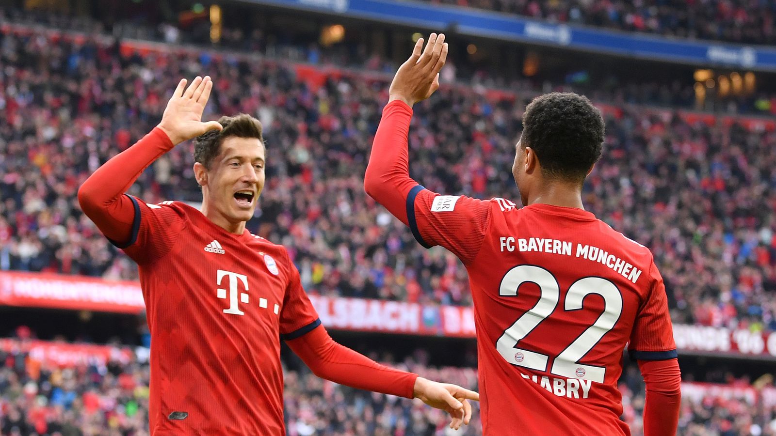 Bundesliga: Bayern Munich go top as Robert Lewandowski breaks league ...
